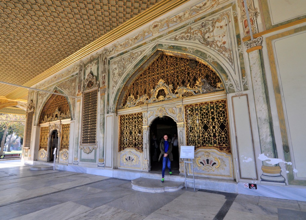 Topkapi Palace Entrance Fee Hours Tickets Istanbul Clues